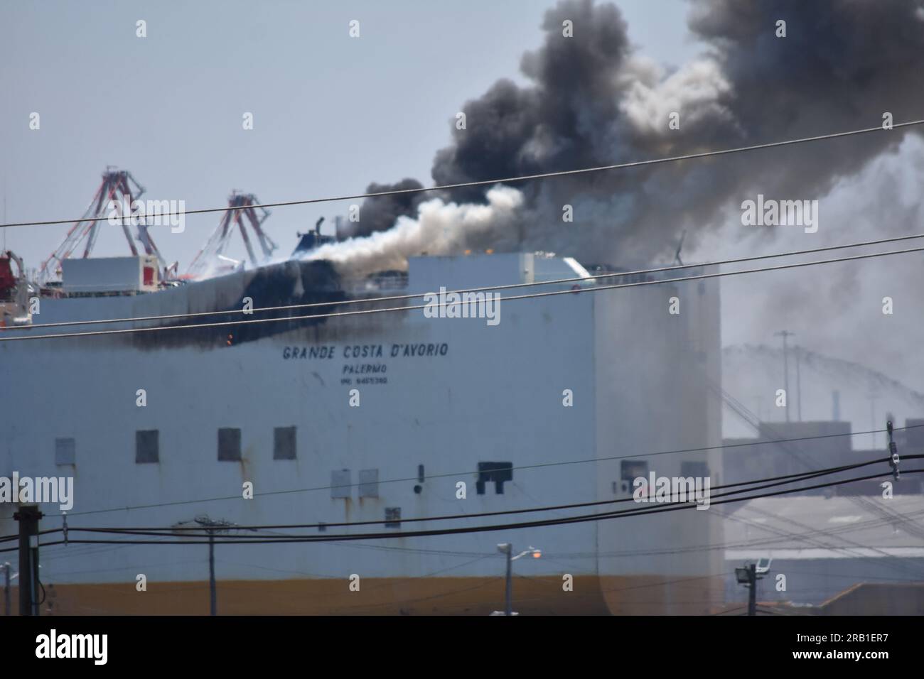 Newark, United States. 06th July, 2023. Flames and thick black smoke ...