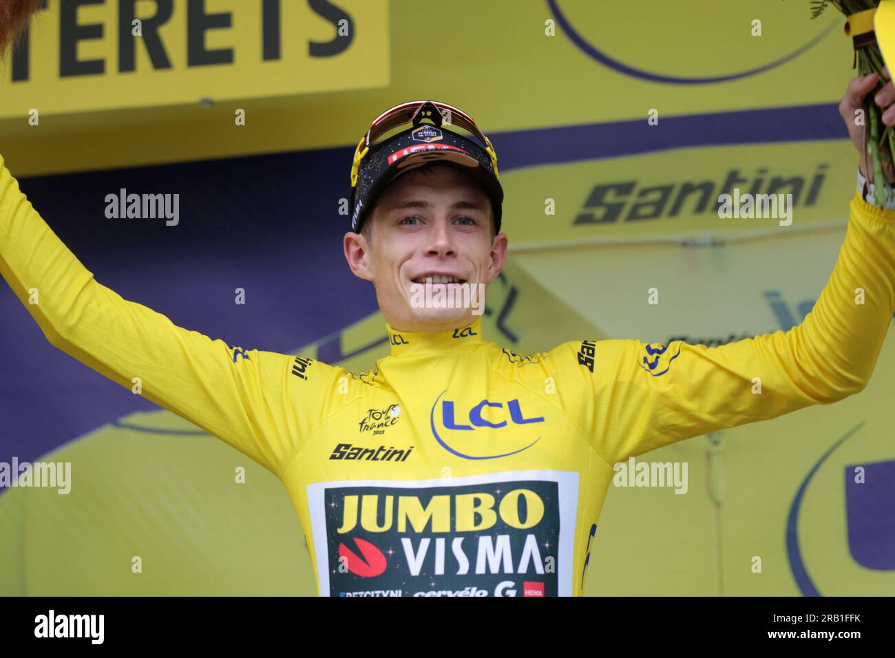 new race leader is last years champion jonas vingegaard Stock Photo - Alamy
