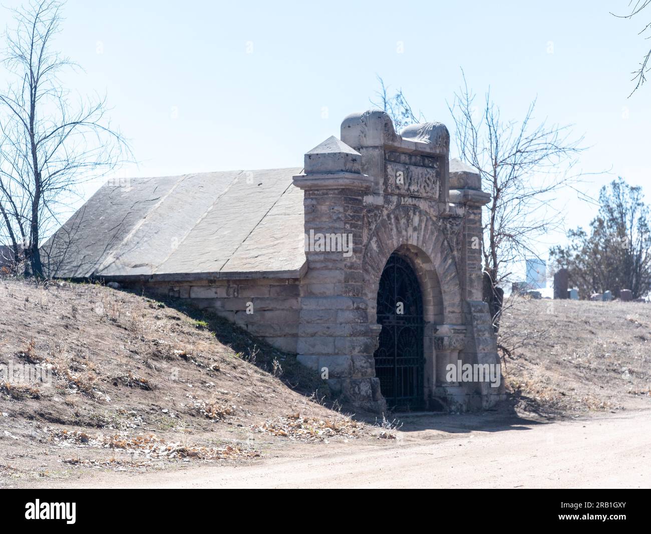 stone mausoleum in a Denver Colorado cemetery Stock Photo - Alamy