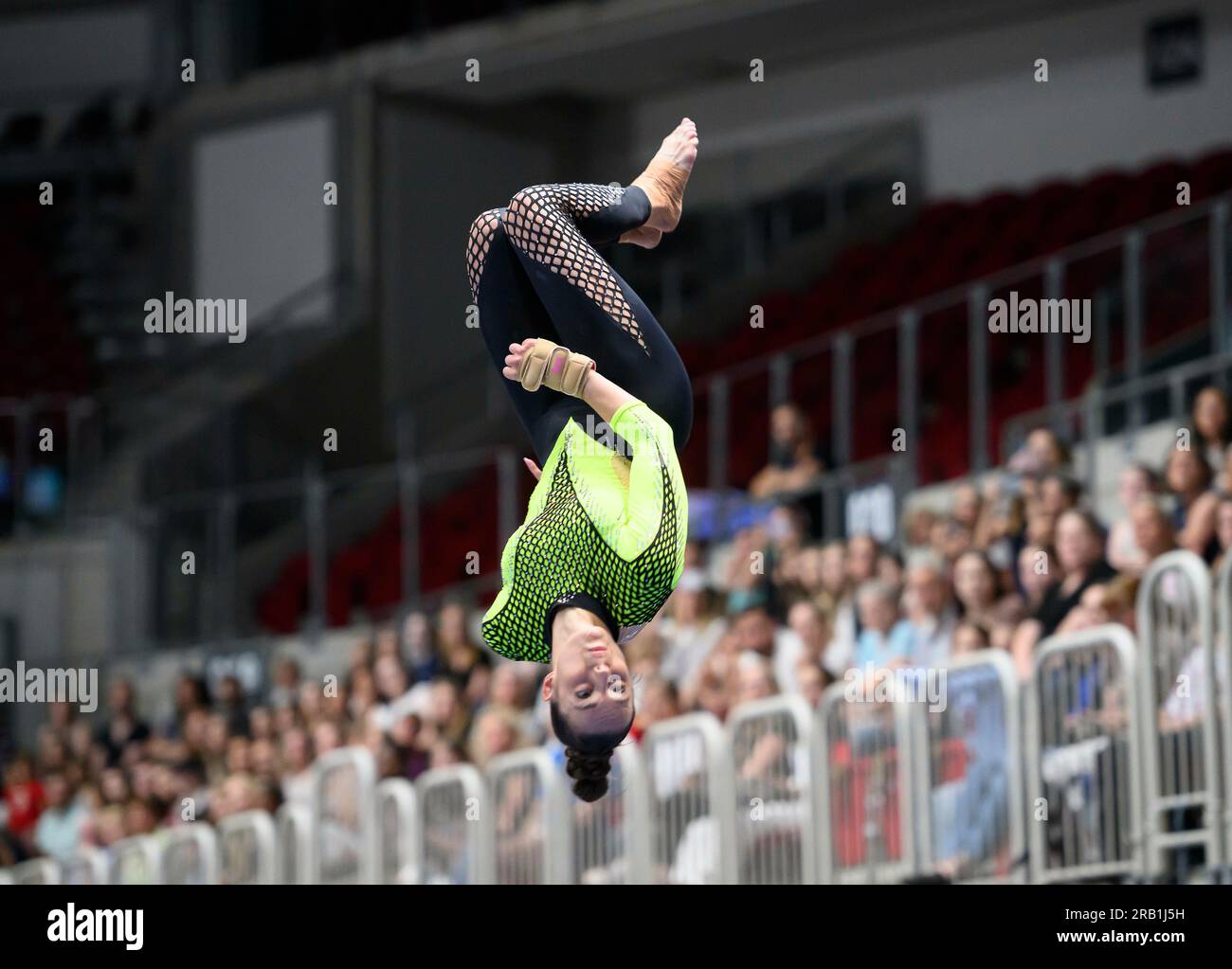 Pauline SCHAEFER-BETZ (Schafer-Betz) (KTV Chemnitz) action, jump ...