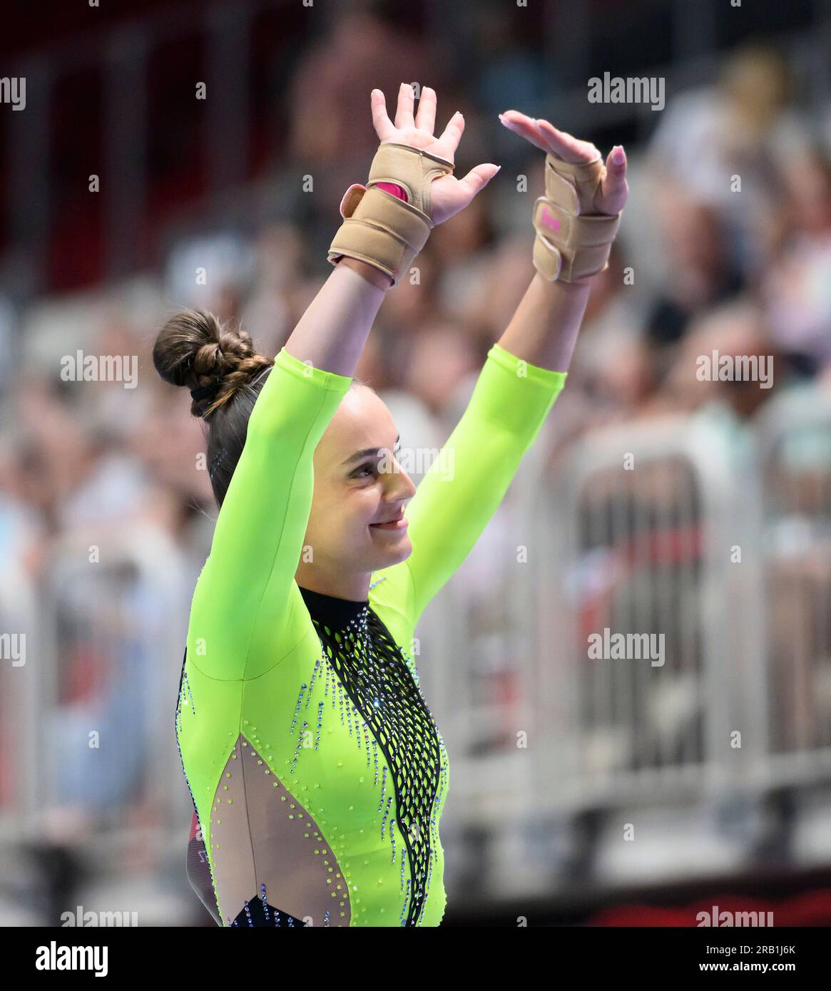 Pauline SCHAEFER-BETZ (Schafer-Betz) (KTV Chemnitz) jump, waving ...