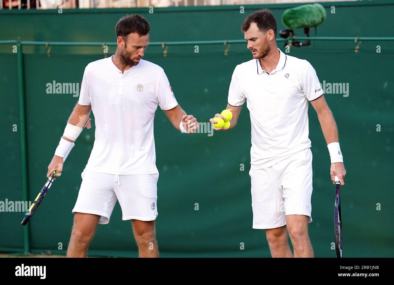 Jamie Murray (right) and Michael Venus in the Gentlemen's Doubles on ...