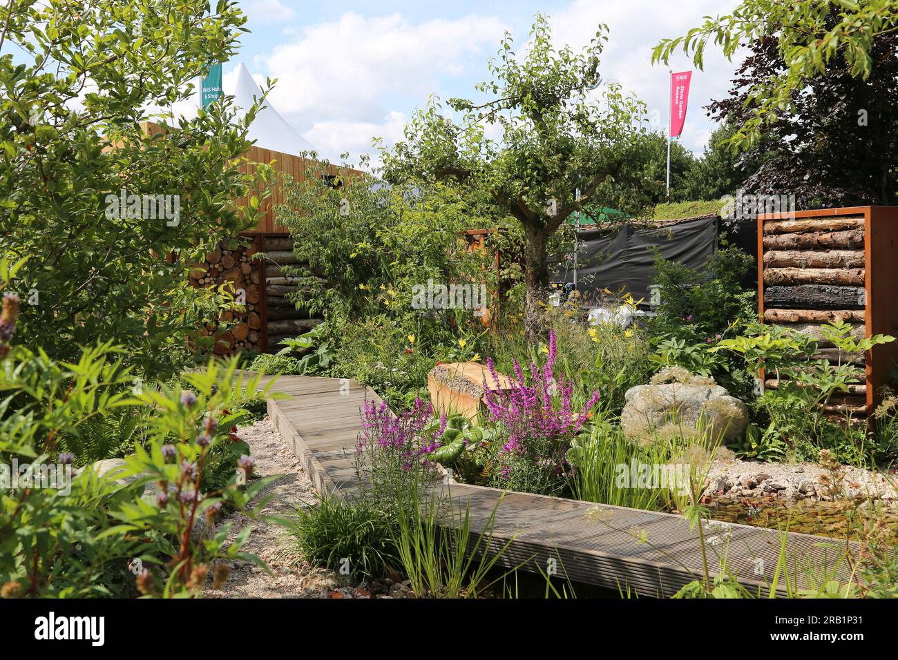 RHS Resilient Garden (Tom Massey), RHS Feature Garden, RHS Hampton ...