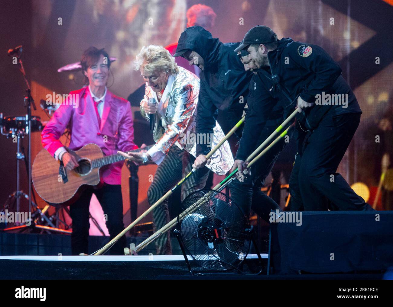 Rod stewart concert hi-res stock photography and images - Alamy