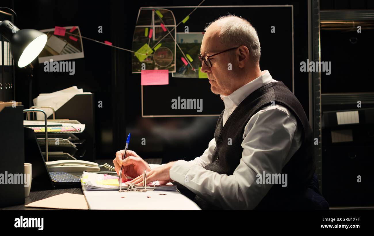 Incident report documents hi-res stock photography and images - Alamy