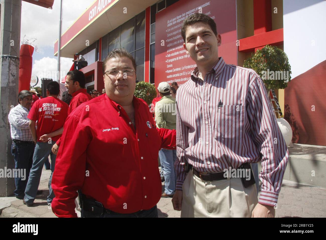 Corte de list—n y recorrido por la casa de campa–a de Alfonso Elias en ...