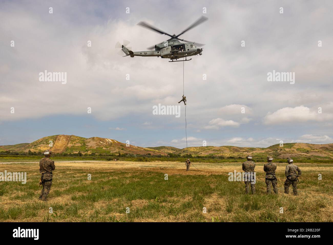 U.S. Marines with 1st Reconnaissance Battalion, 1st Marine Division ...