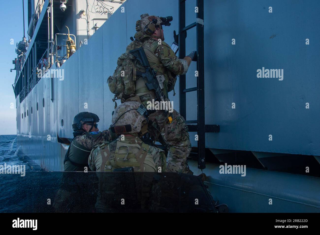 Two boards attached hi-res stock photography and images - Alamy