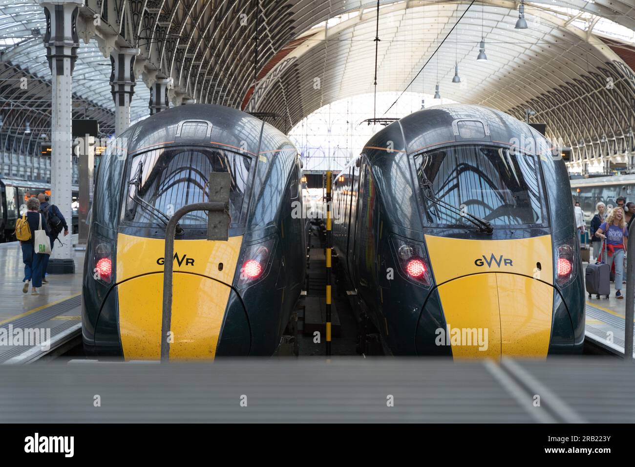 Gwr train hi-res stock photography and images - Alamy