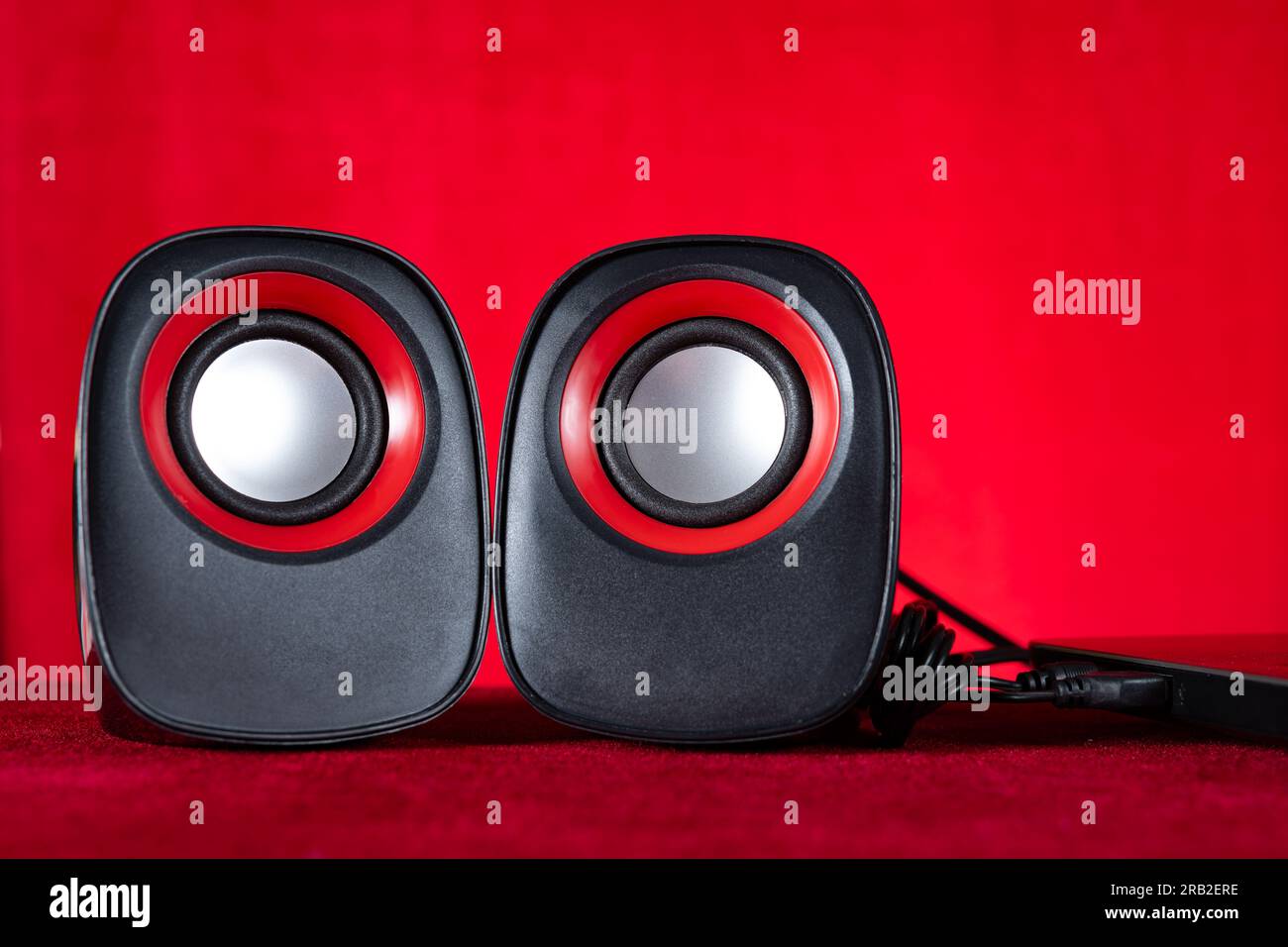 Red speakers hi-res stock photography and images - Alamy