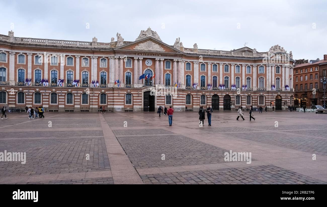Architectural detail of the Capitole de Toulouse (Capitol of Toulouse ...