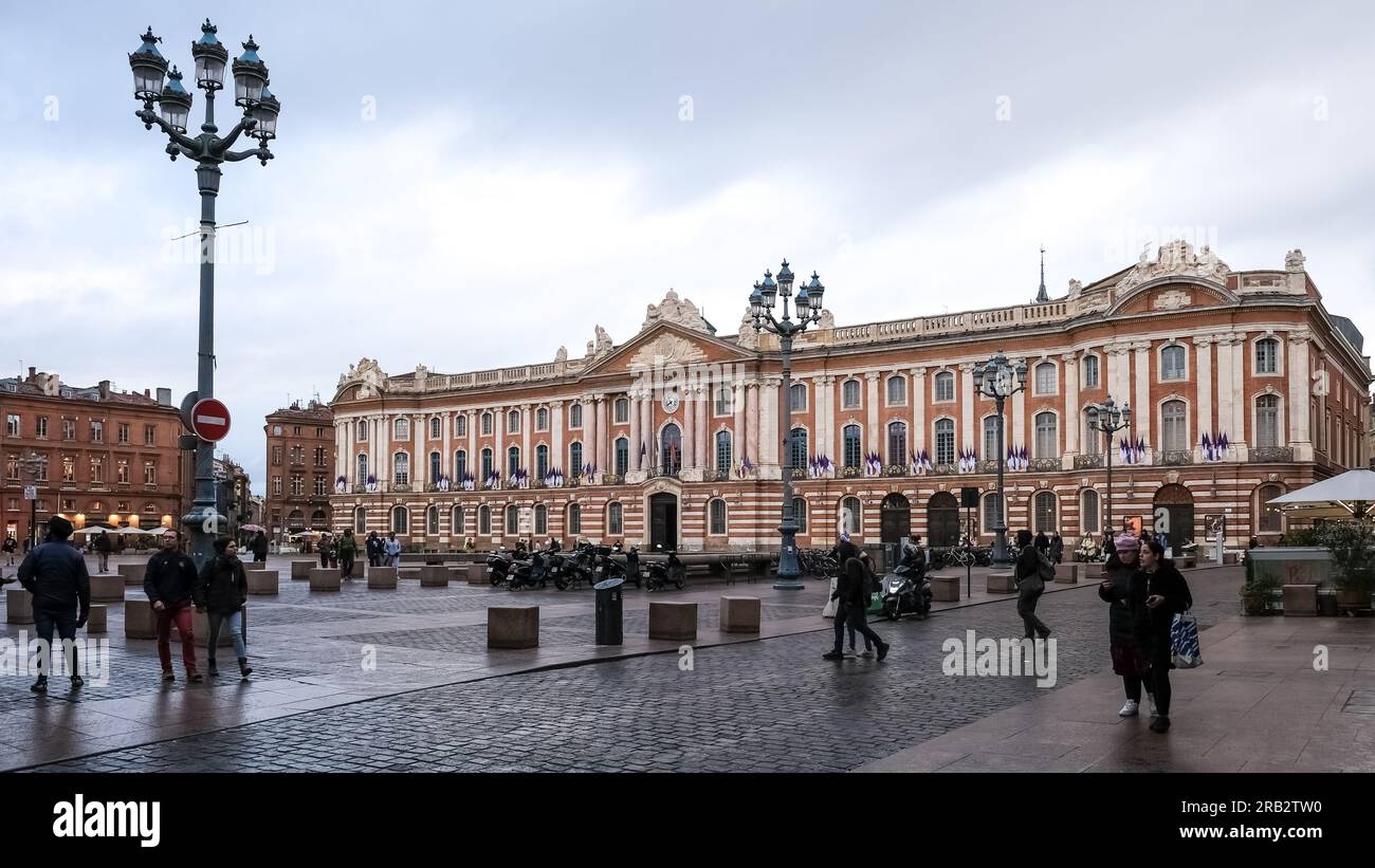 Architectural detail of the Capitole de Toulouse (Capitol of Toulouse ...