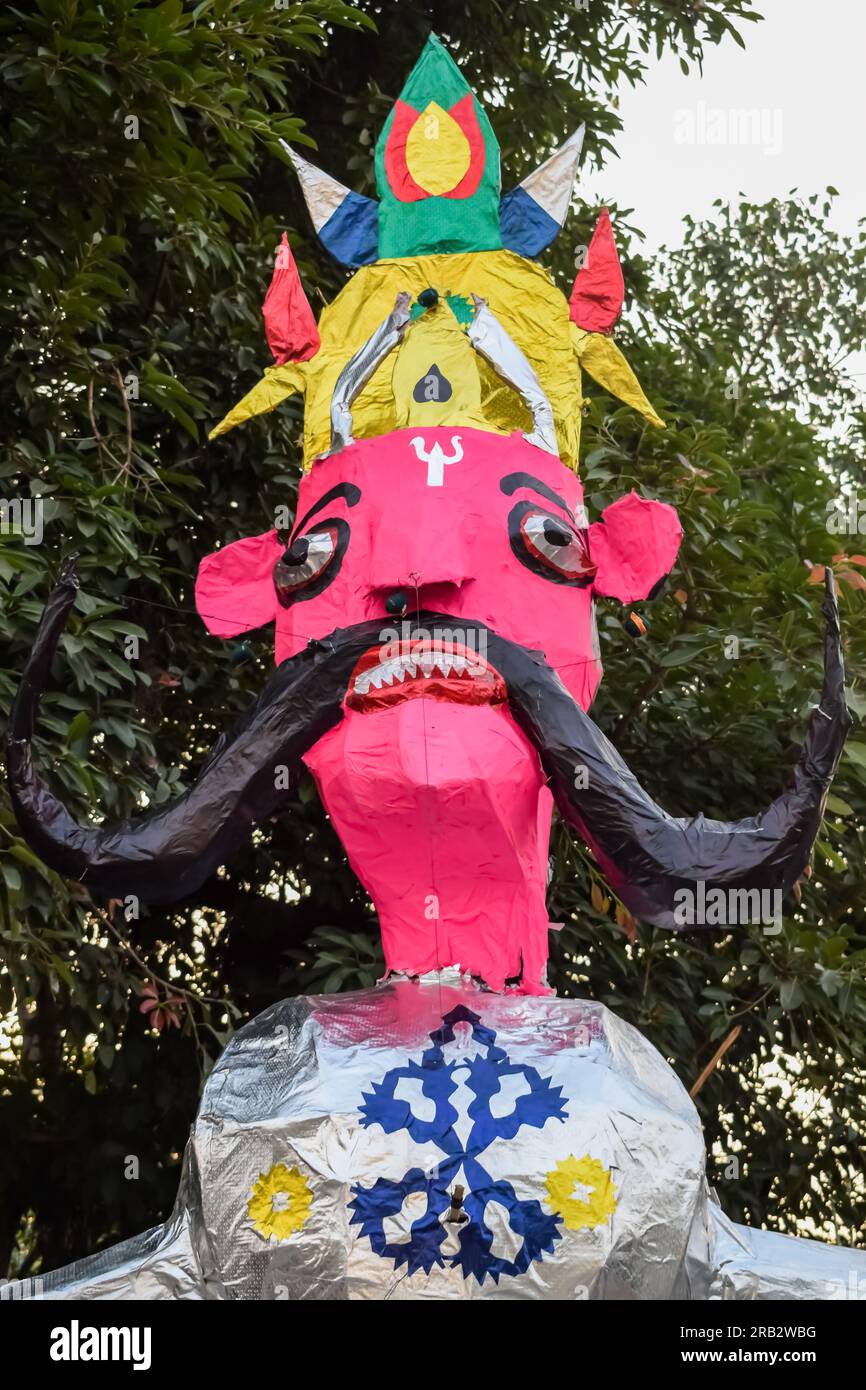 Ravan effigy statue hi-res stock photography and images - Alamy