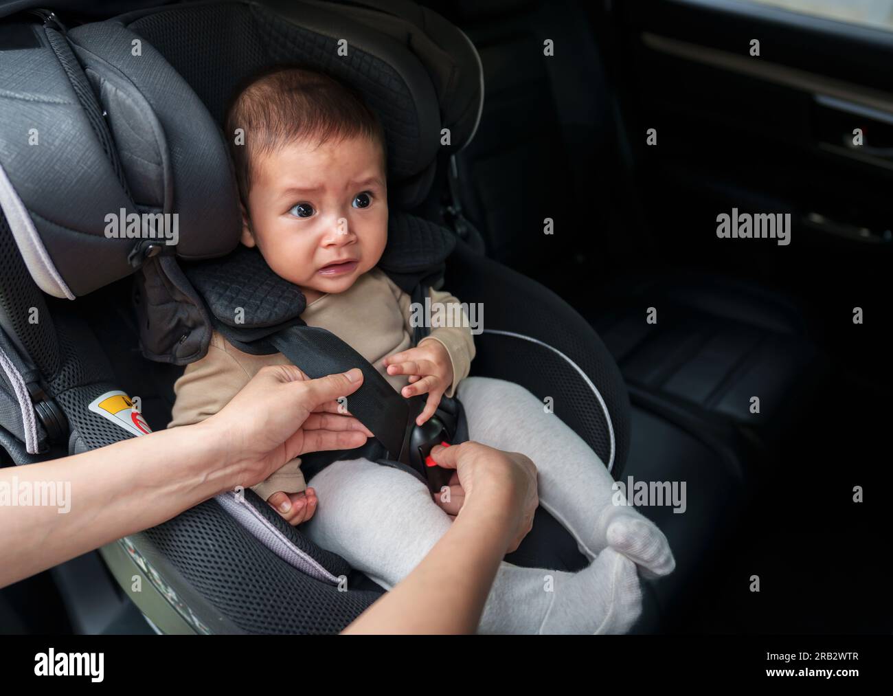 Infant car seat crying hi-res stock photography and images - Alamy
