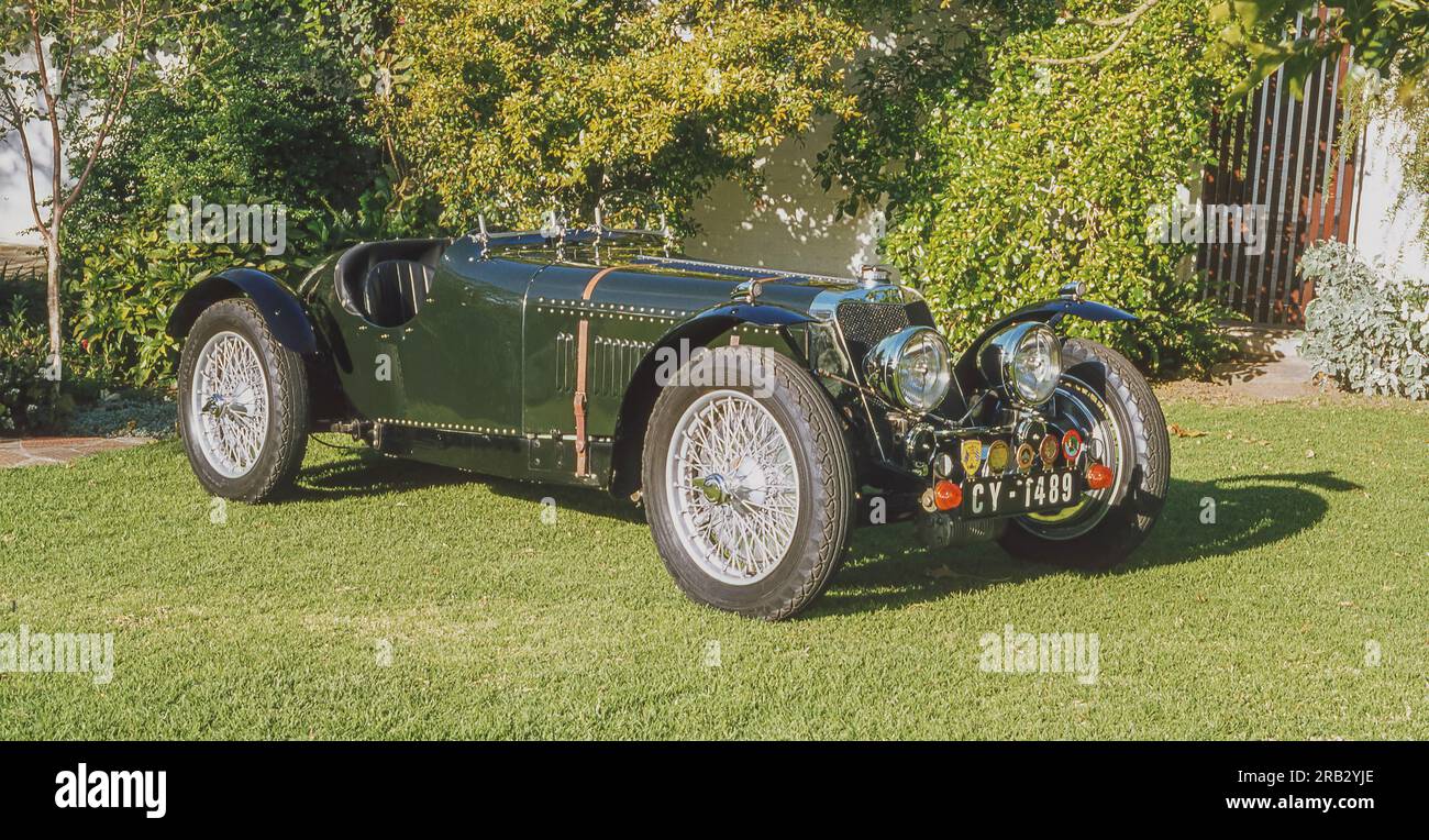 The Squire Car Manufacturing Company was a British auto manufacturer of ...