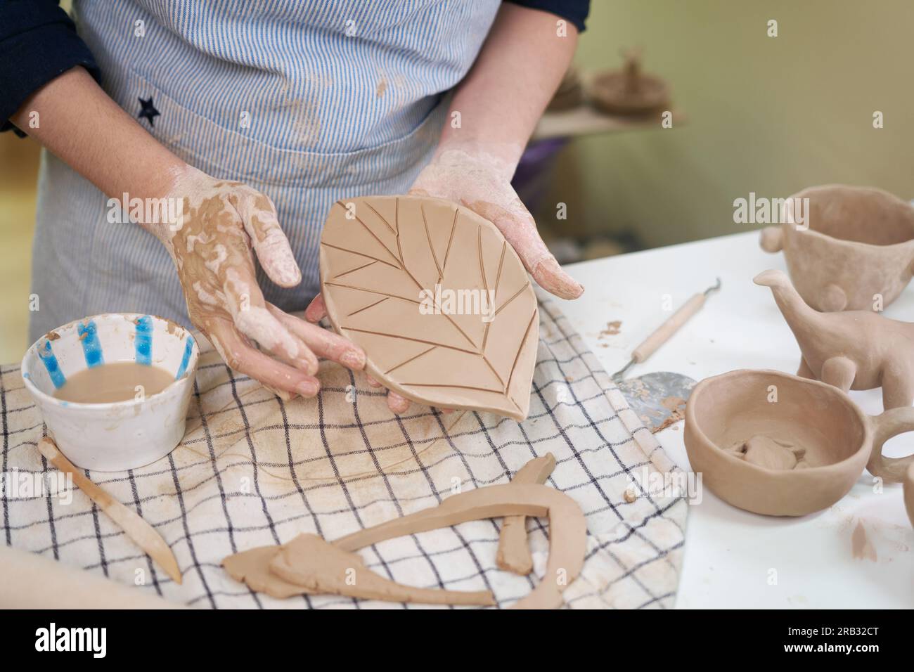 Hand shaped clay hi-res stock photography and images - Alamy