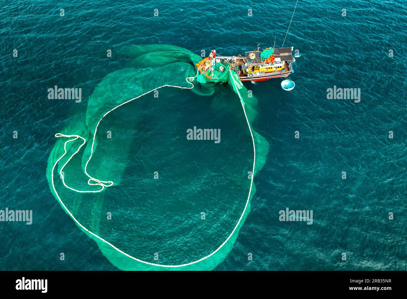 View hon yen fishing hi-res stock photography and images - Alamy