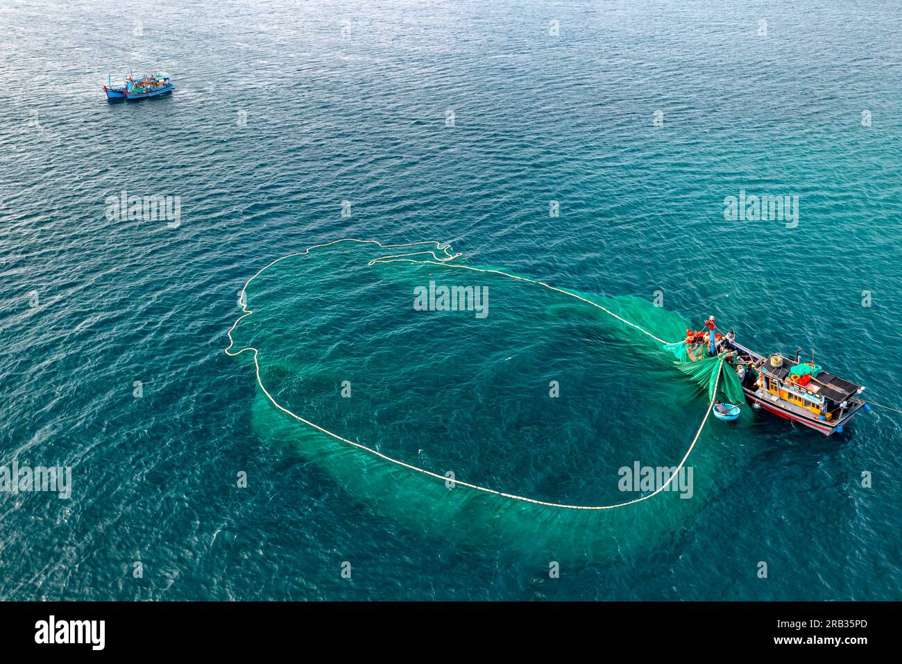 View hon yen island hi-res stock photography and images - Alamy