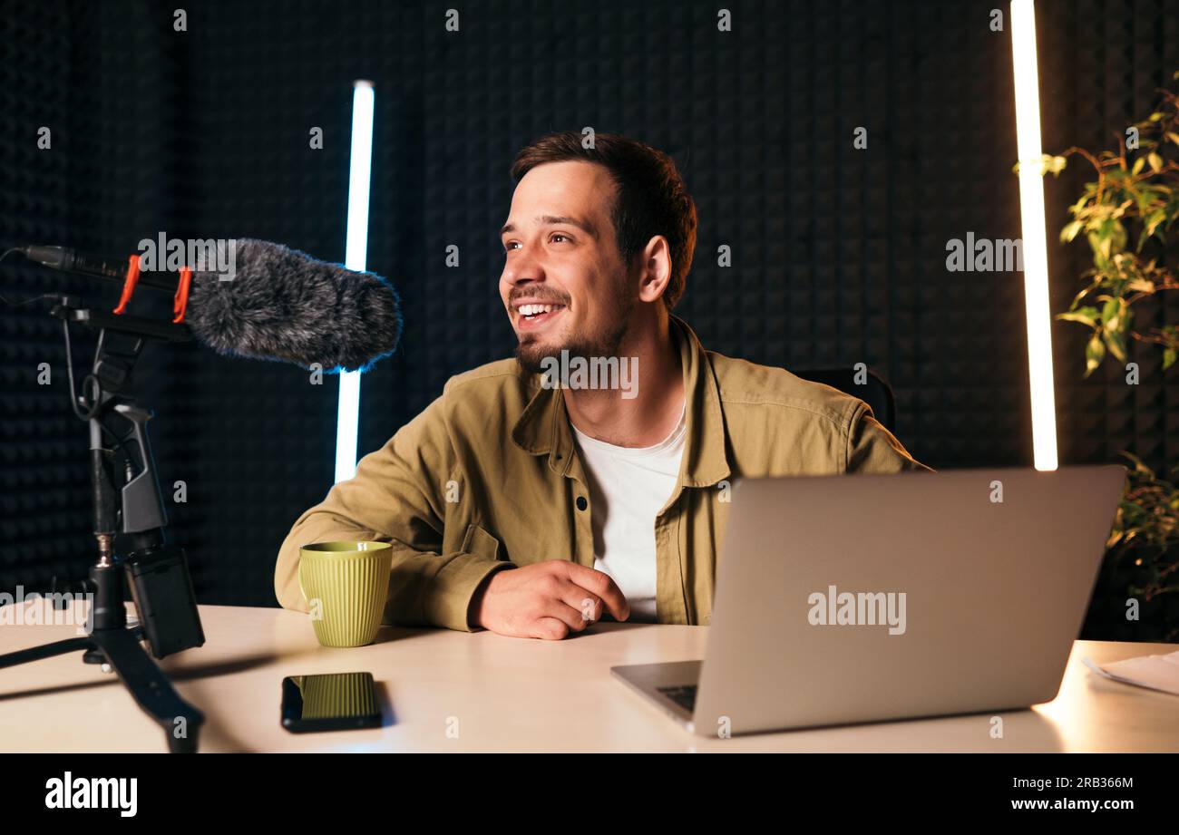 Man vlogger sitting in studio hi-res stock photography and images - Alamy