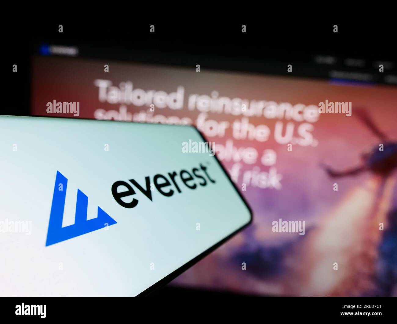 Everest re logo hi-res stock photography and images - Alamy