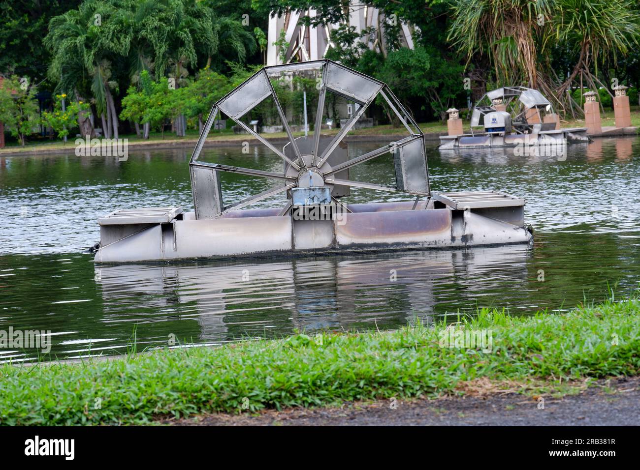 Chaipattana low speed water surface aerator is a water turbine for ...