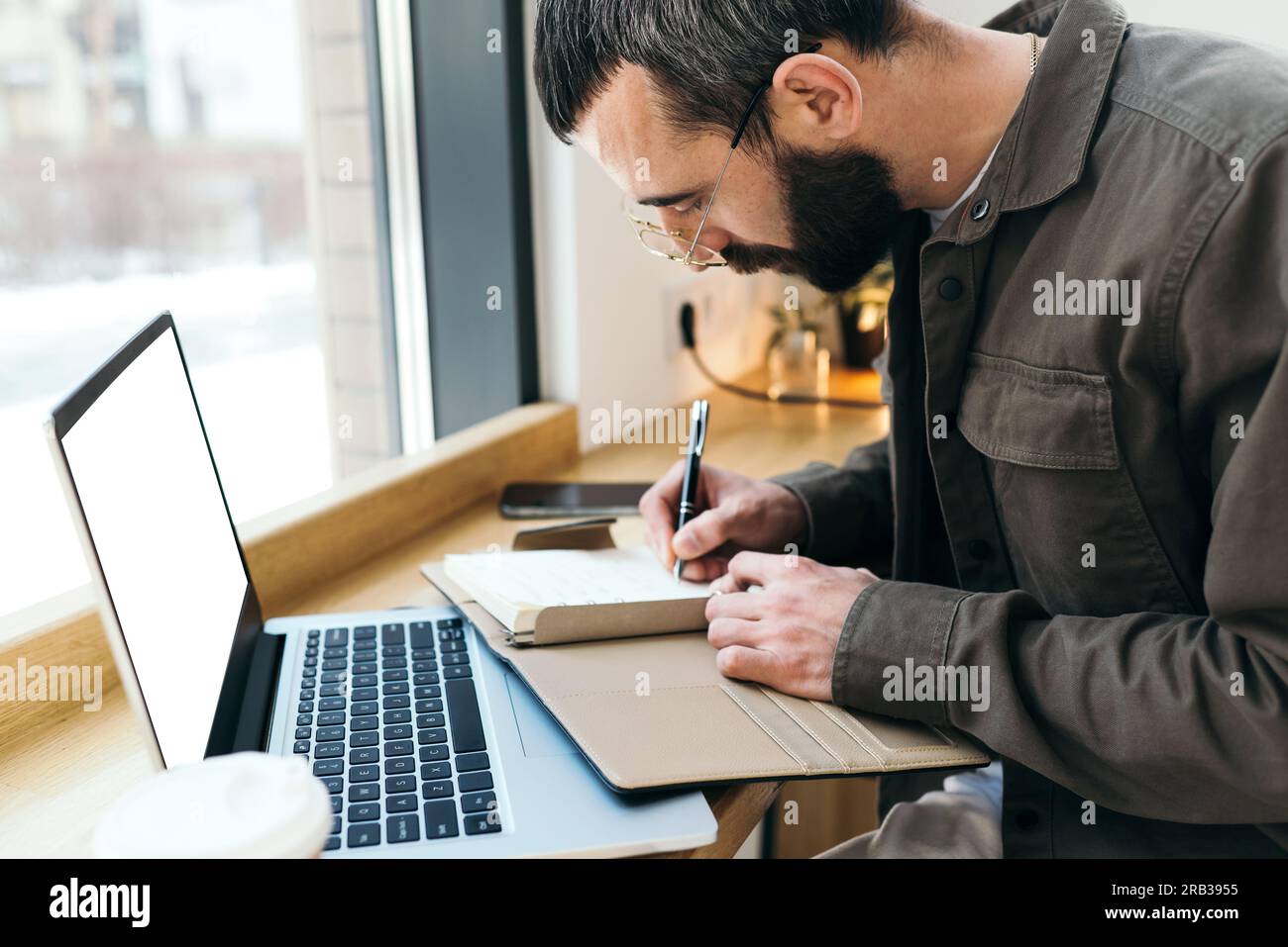 Work computer notepad hi-res stock photography and images - Alamy