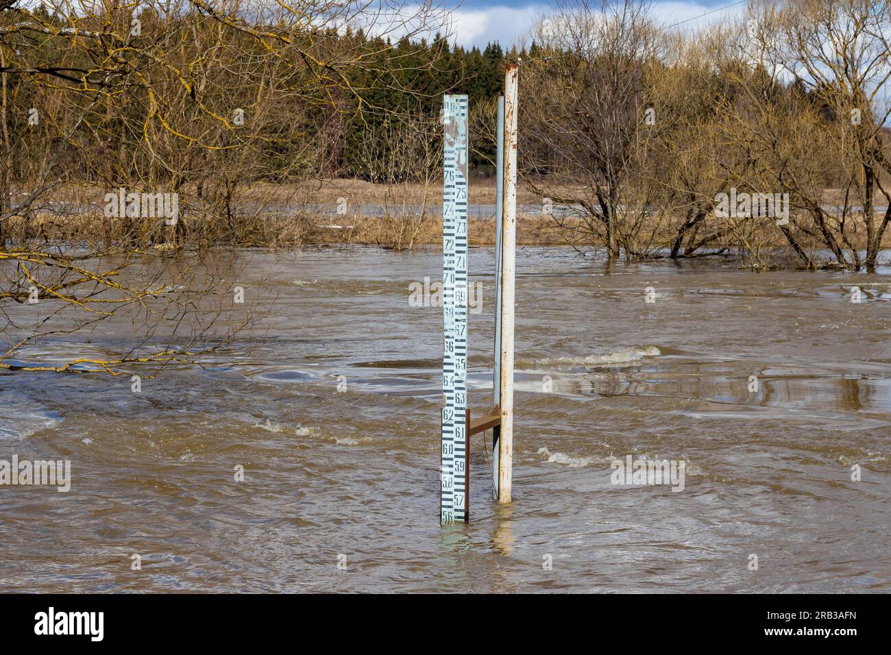 Measurement of the level of water rise in the river during the spring ...
