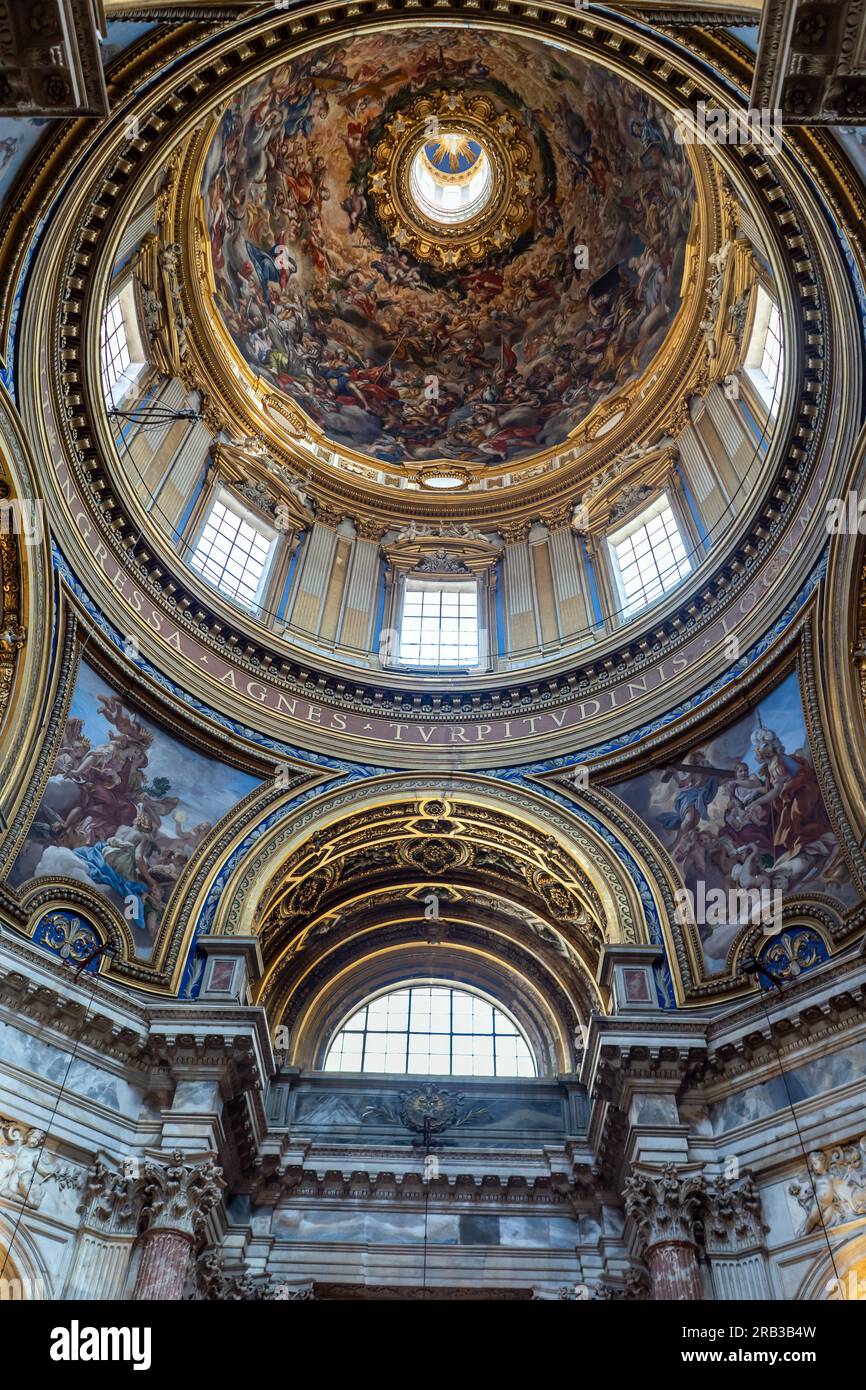Interior of Saint Agnese in Agone Stock Photo - Alamy