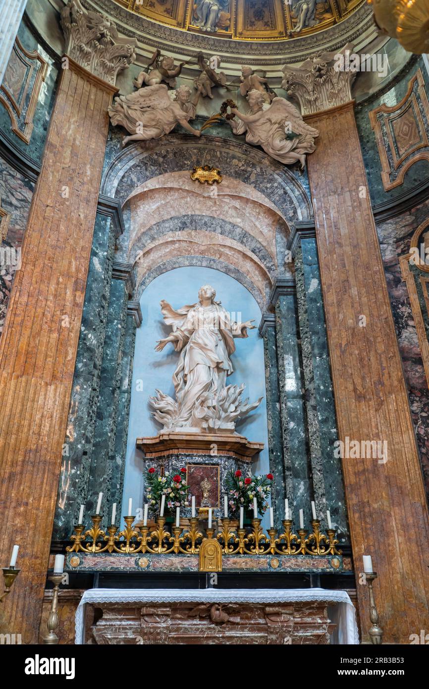 Interior of Saint Agnese in Agone Stock Photo - Alamy