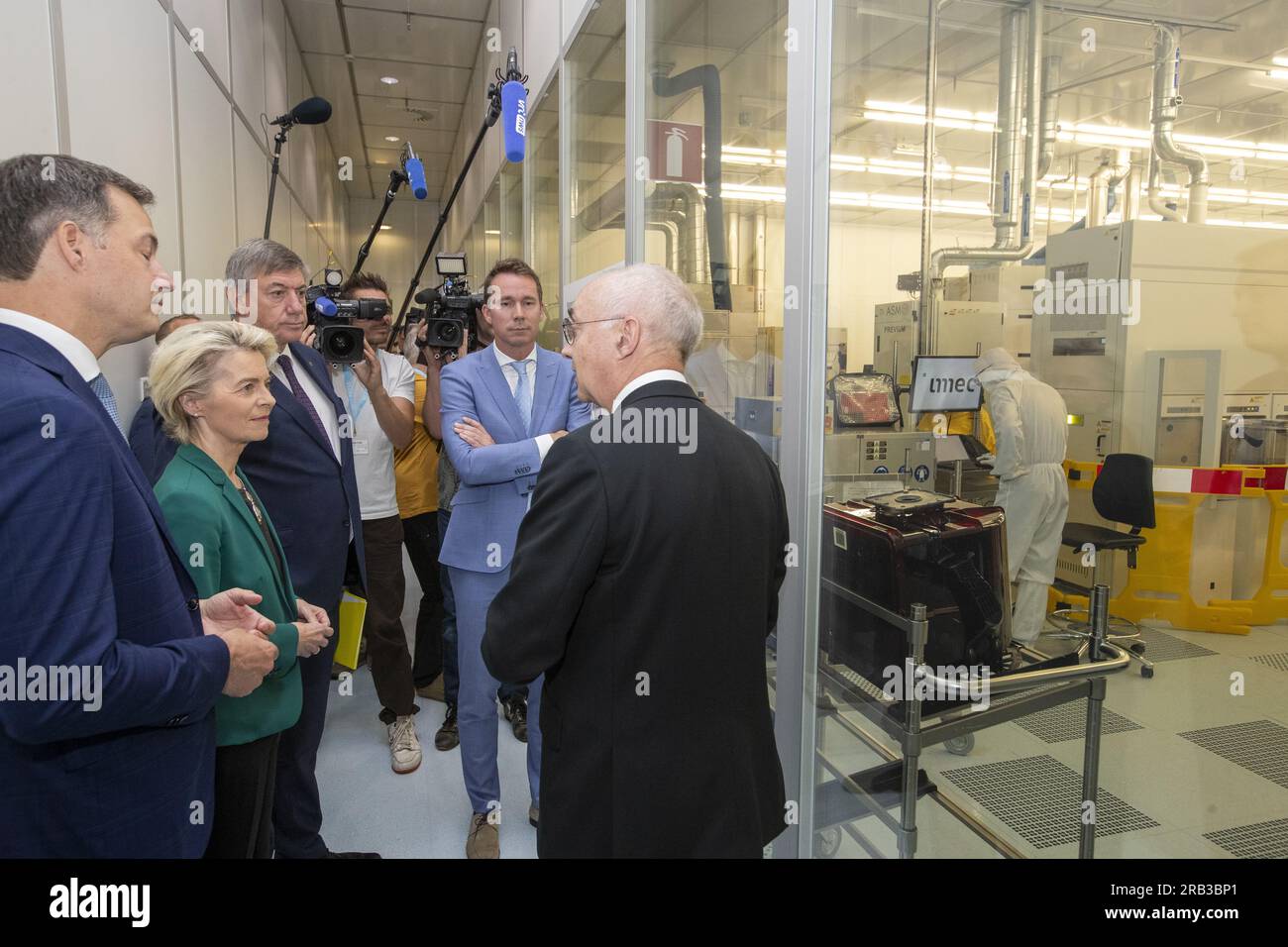 Prime Minister Alexander De Croo, Flemish Minister President Jan Jambon ...
