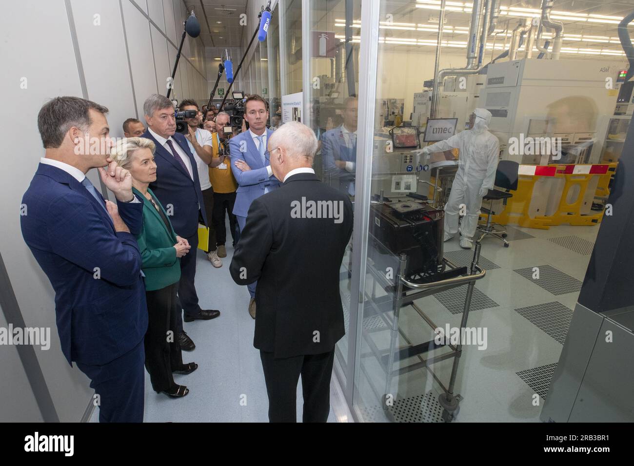 Prime Minister Alexander De Croo, Flemish Minister President Jan Jambon ...