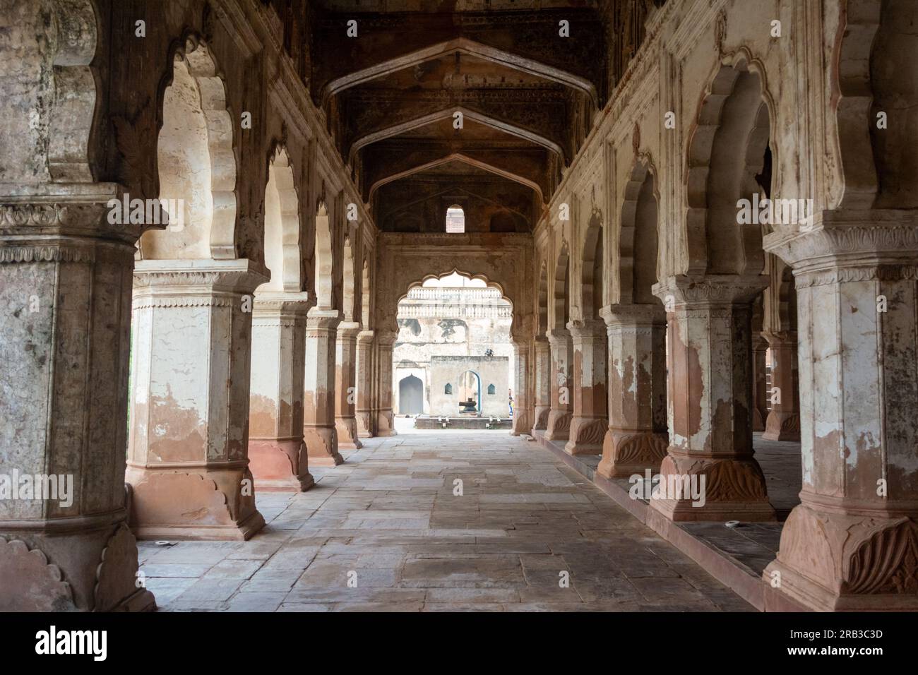 Orchha fort and palace complex in orchha, madhya pradesh, india Stock ...