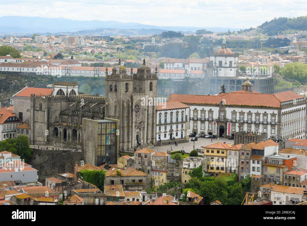 Historic center of oporto hi-res stock photography and images - Alamy