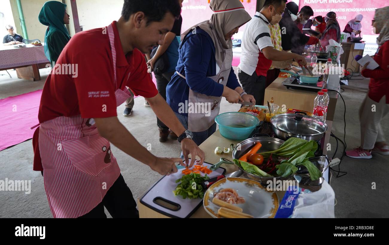 Traditional food cooking competition. fried rice Stock Photo - Alamy