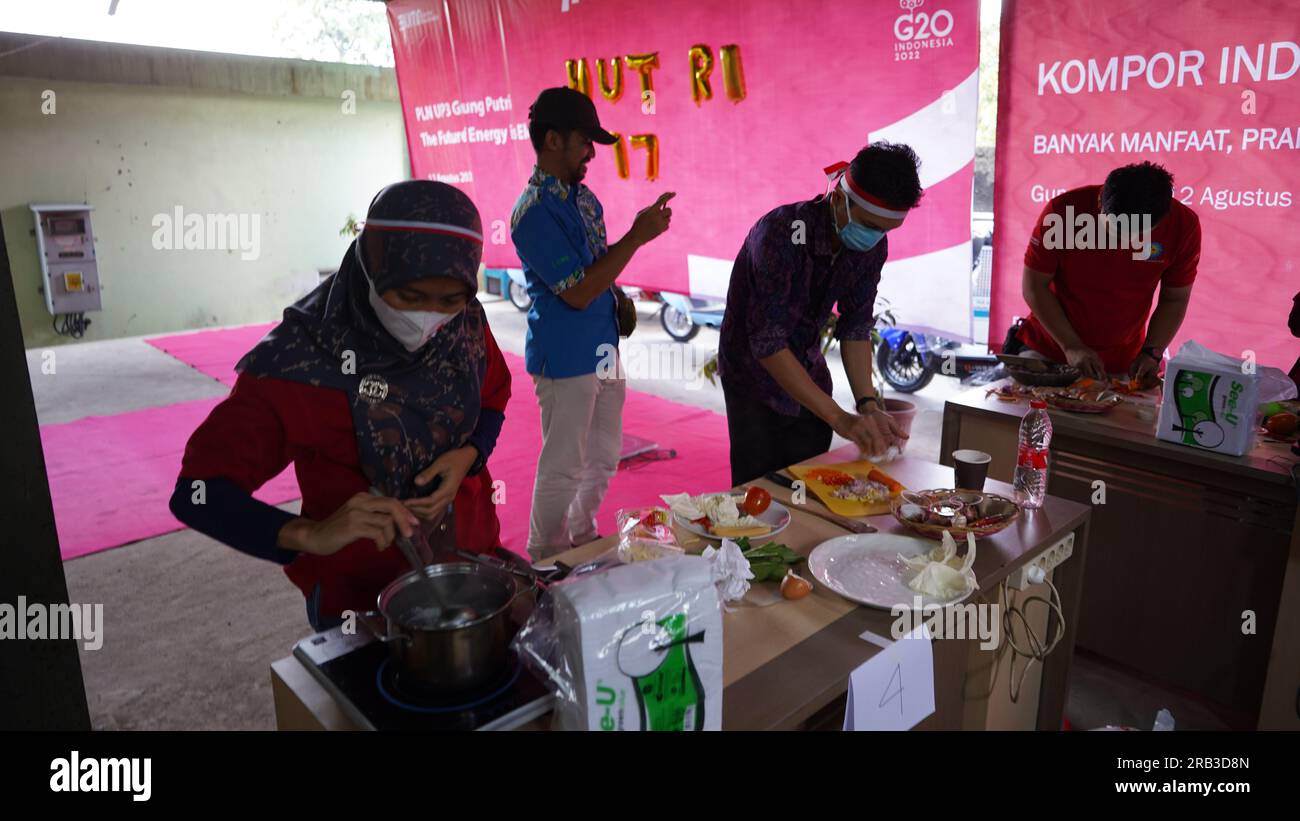 Traditional food cooking competition. fried rice Stock Photo - Alamy