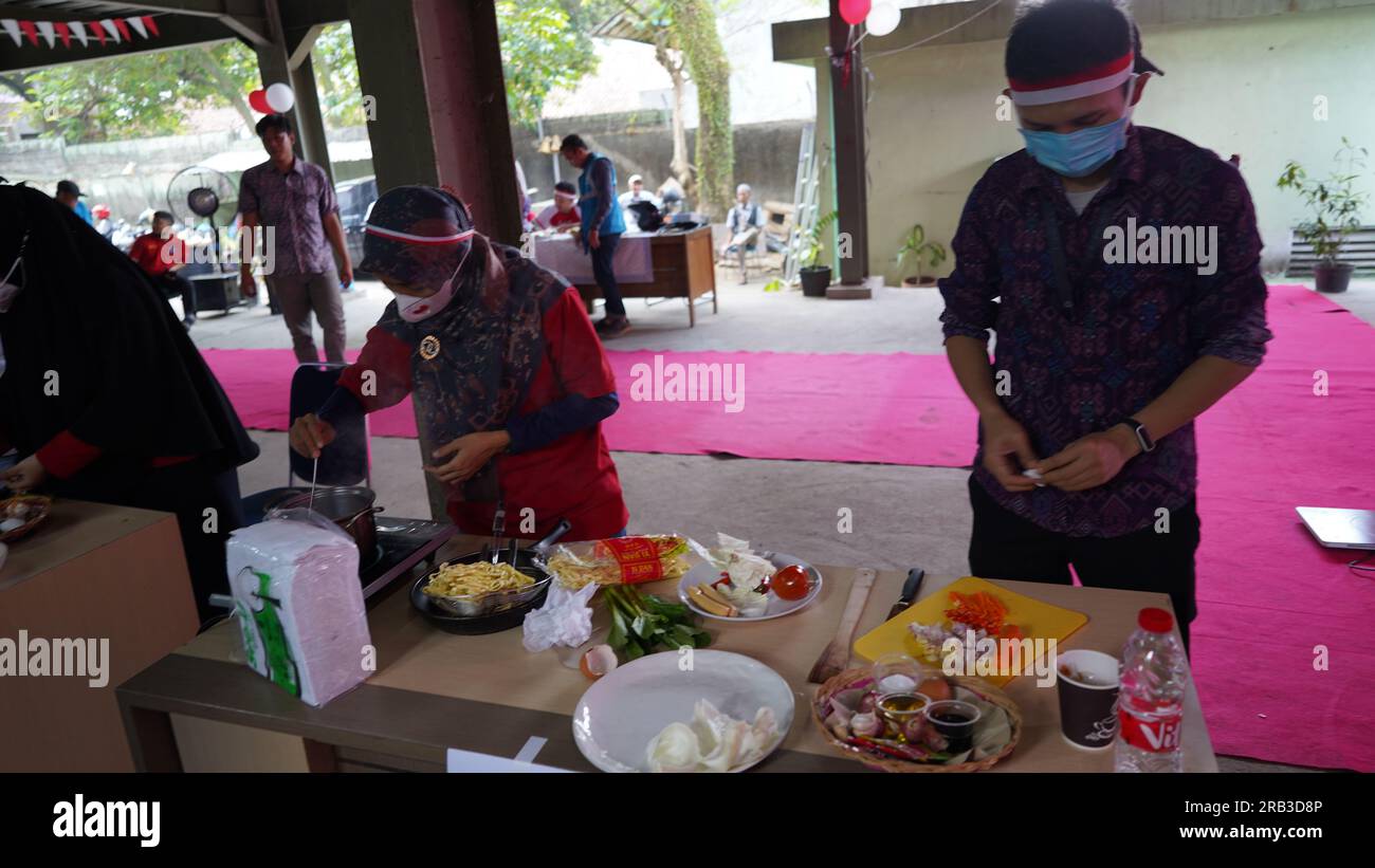 Traditional food cooking competition. fried rice Stock Photo - Alamy