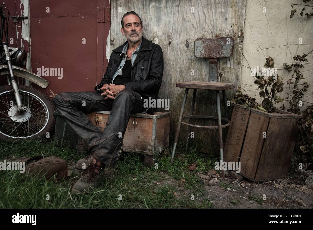 JEFFREY DEAN MORGAN in THE WALKING DEAD: DEAD CITY (2023), directed by ...