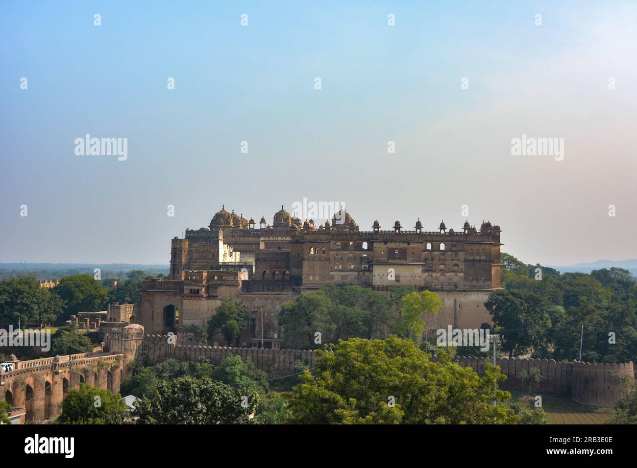 View of Orchha Fort complex at Orchha in Madhya Pradesh, India Stock ...