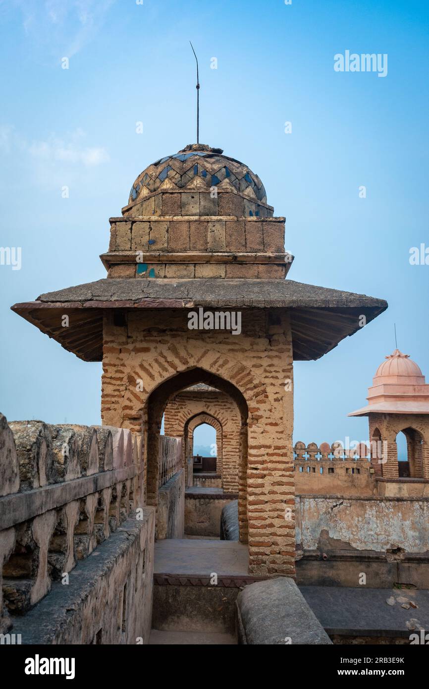 Orchha fort and palace complex in orchha, madhya pradesh, india Stock ...