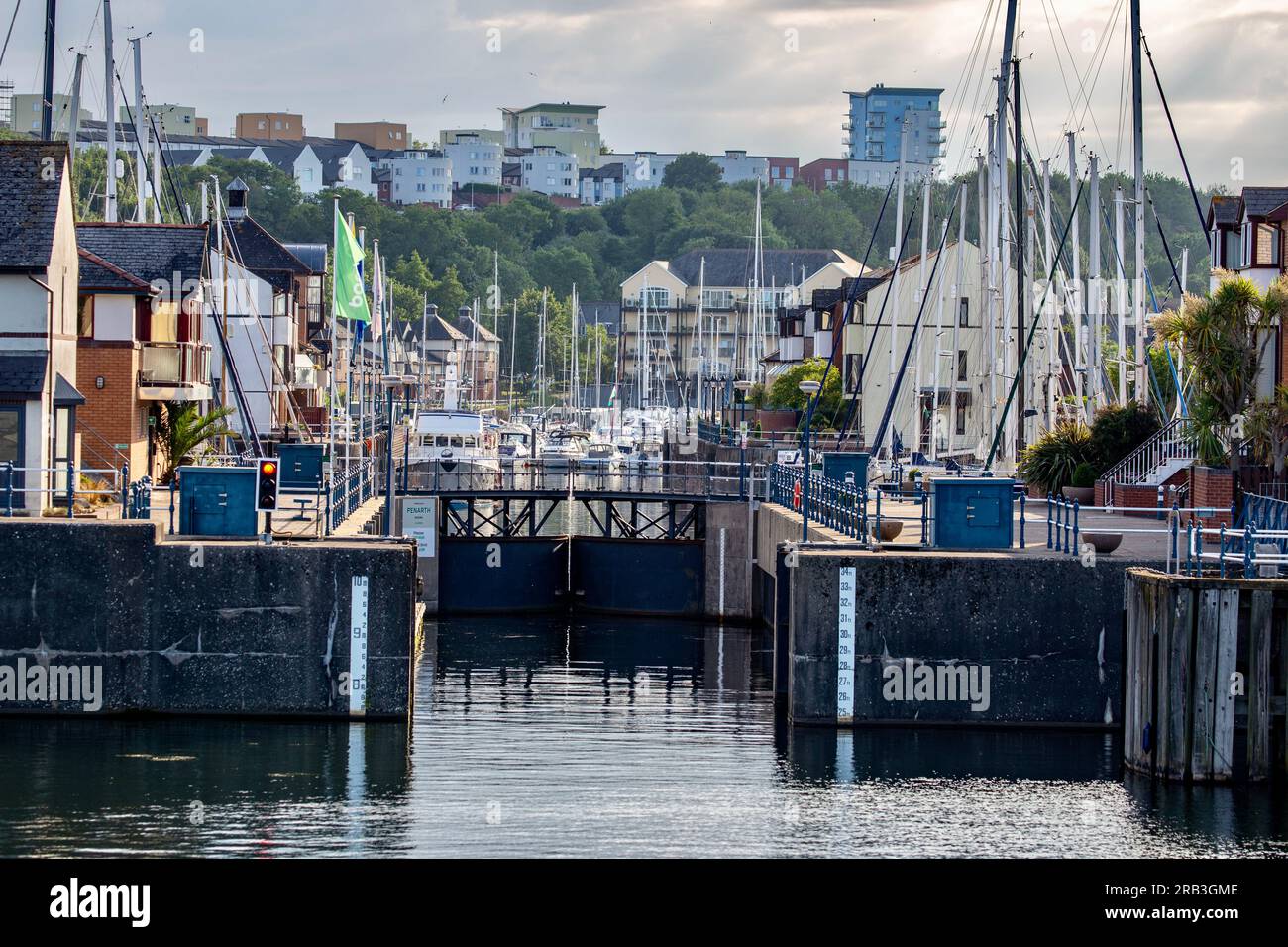 Entrance cardiff barrage hi-res stock photography and images - Alamy