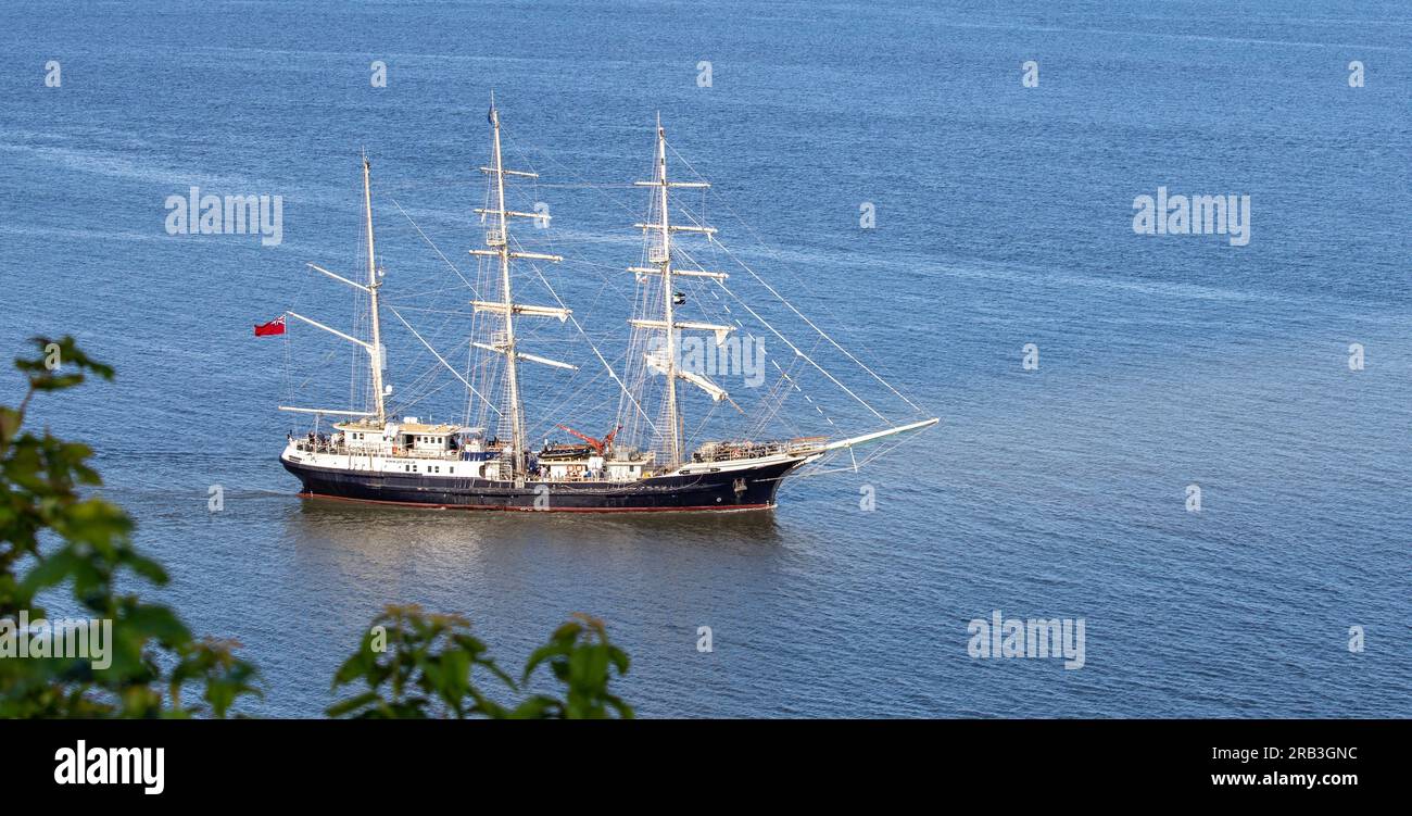 Tenacious boat hi-res stock photography and images - Alamy
