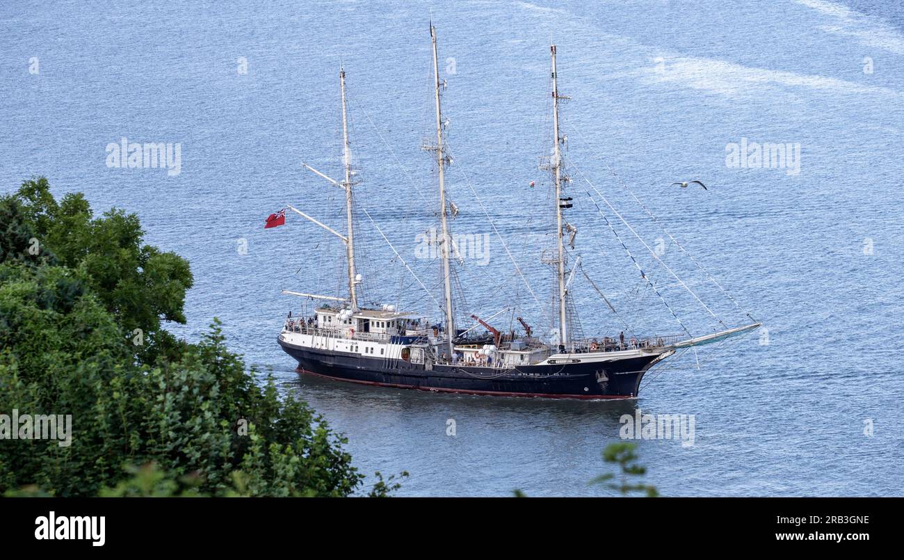 Tenacious boat hi-res stock photography and images - Alamy