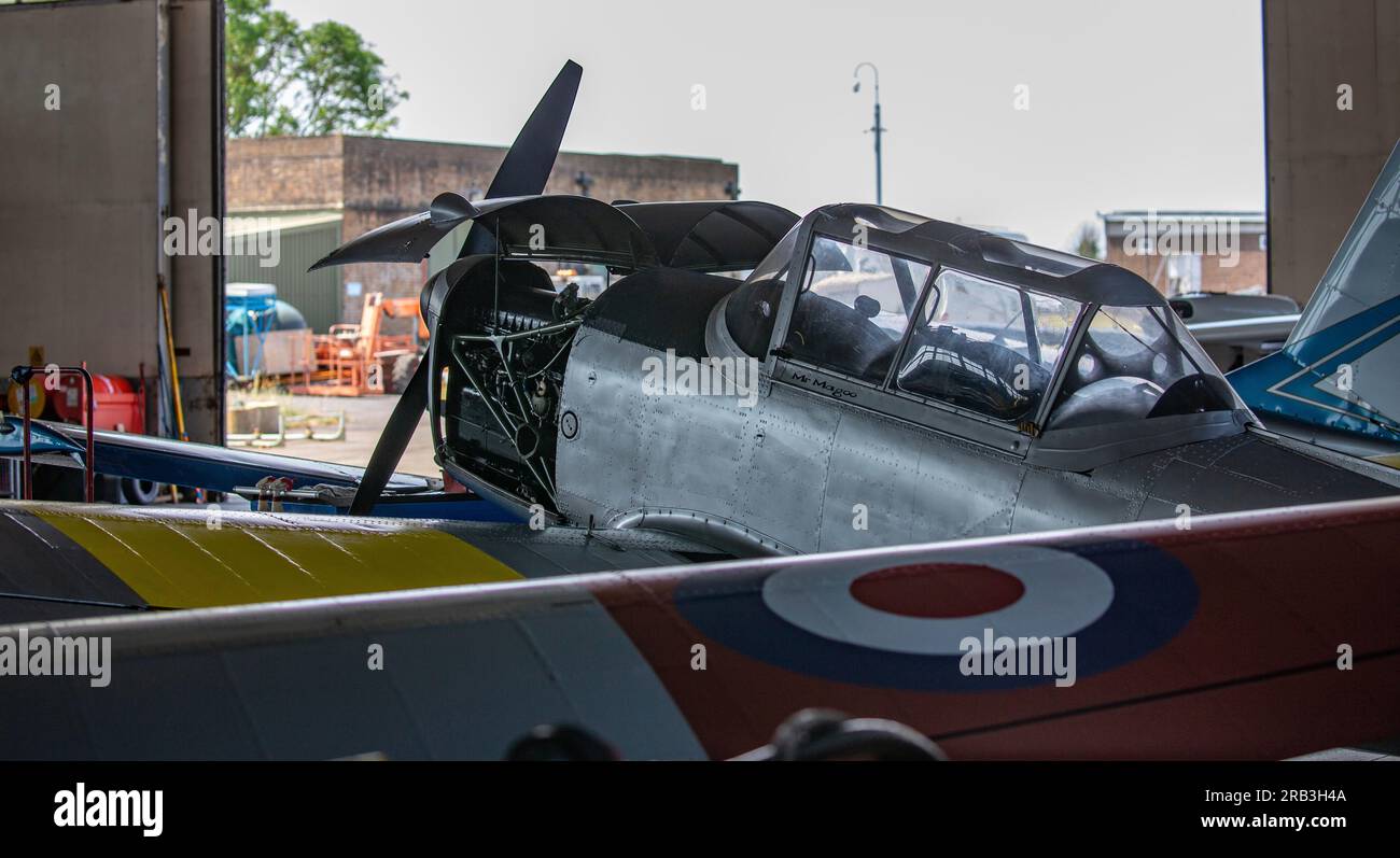 Undercover aircraft hi-res stock photography and images - Alamy