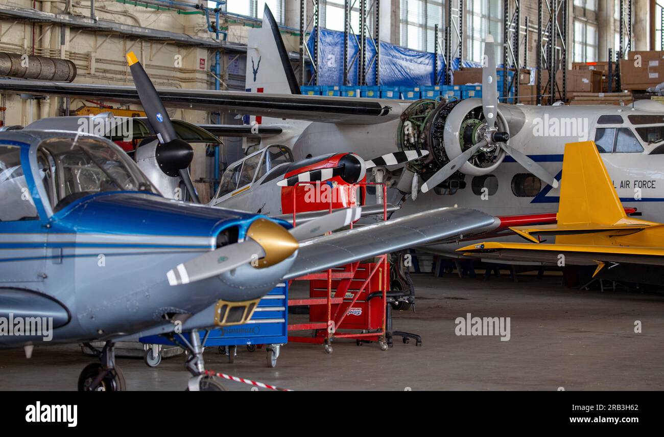 Undercover aircraft hi-res stock photography and images - Alamy