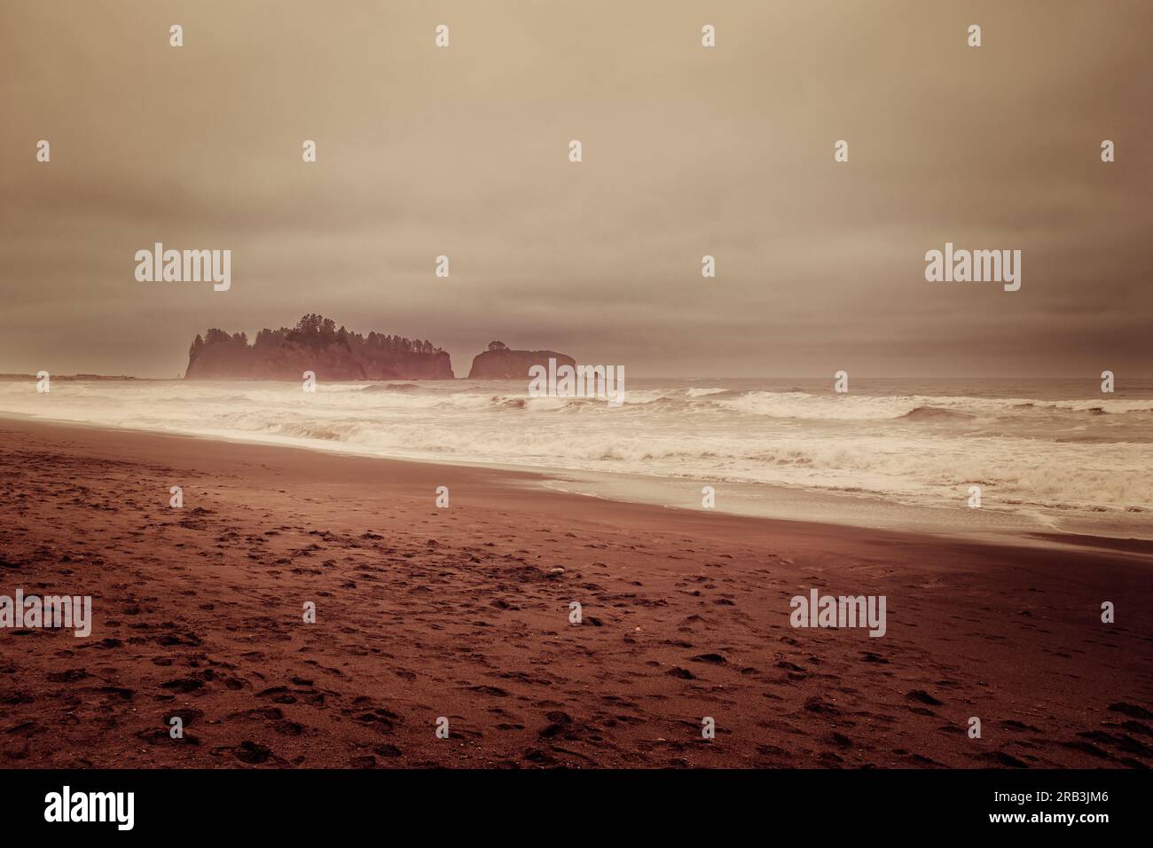 Rock formations on beach washington hi-res stock photography and images ...