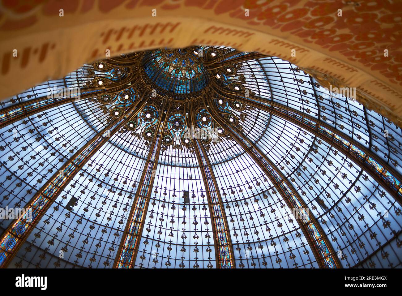 Galeries lafayette roof paris hi-res stock photography and images - Alamy