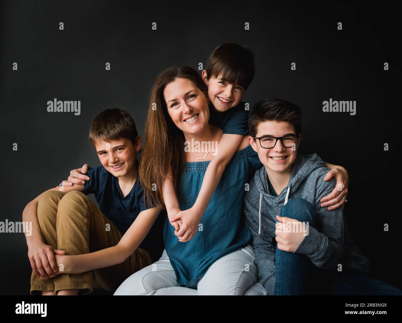 Black woman three children hi-res stock photography and images - Alamy