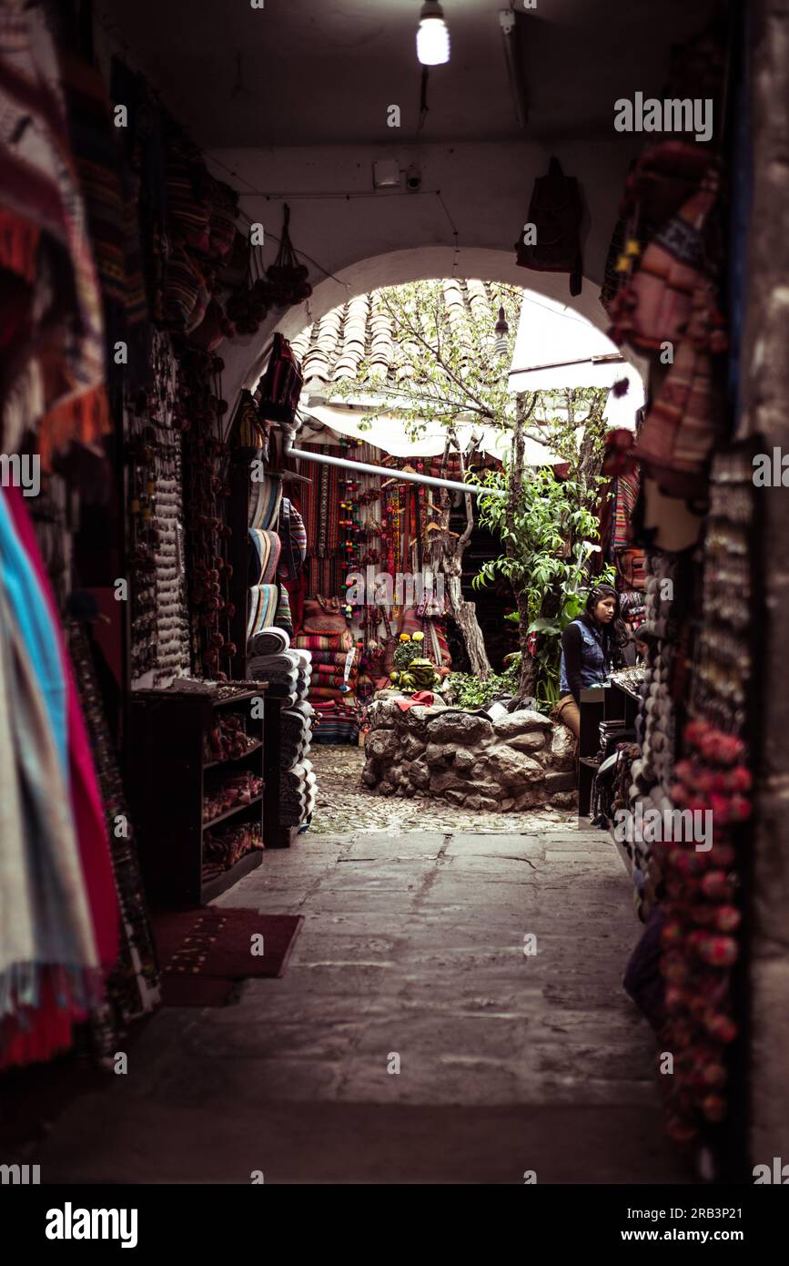 archway craft market local weavers and artists peru Stock Photo - Alamy