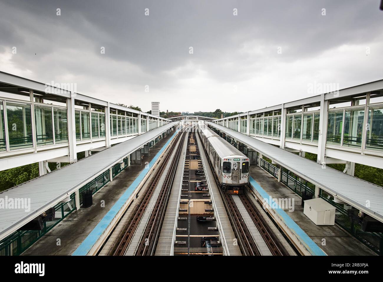 Train station in Chicago without people Stock Photo - Alamy