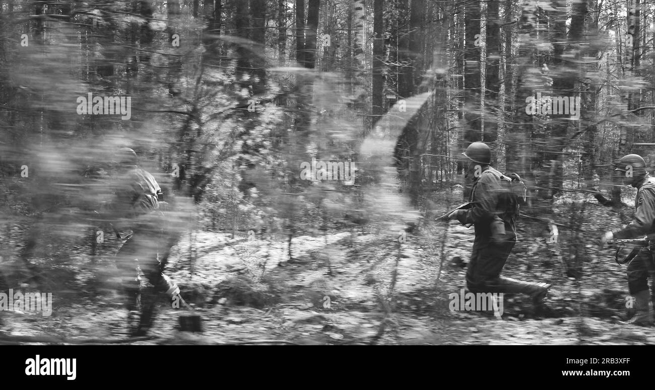 Men Dressed As American Soldiers Of USA Infantry Of World War II ...